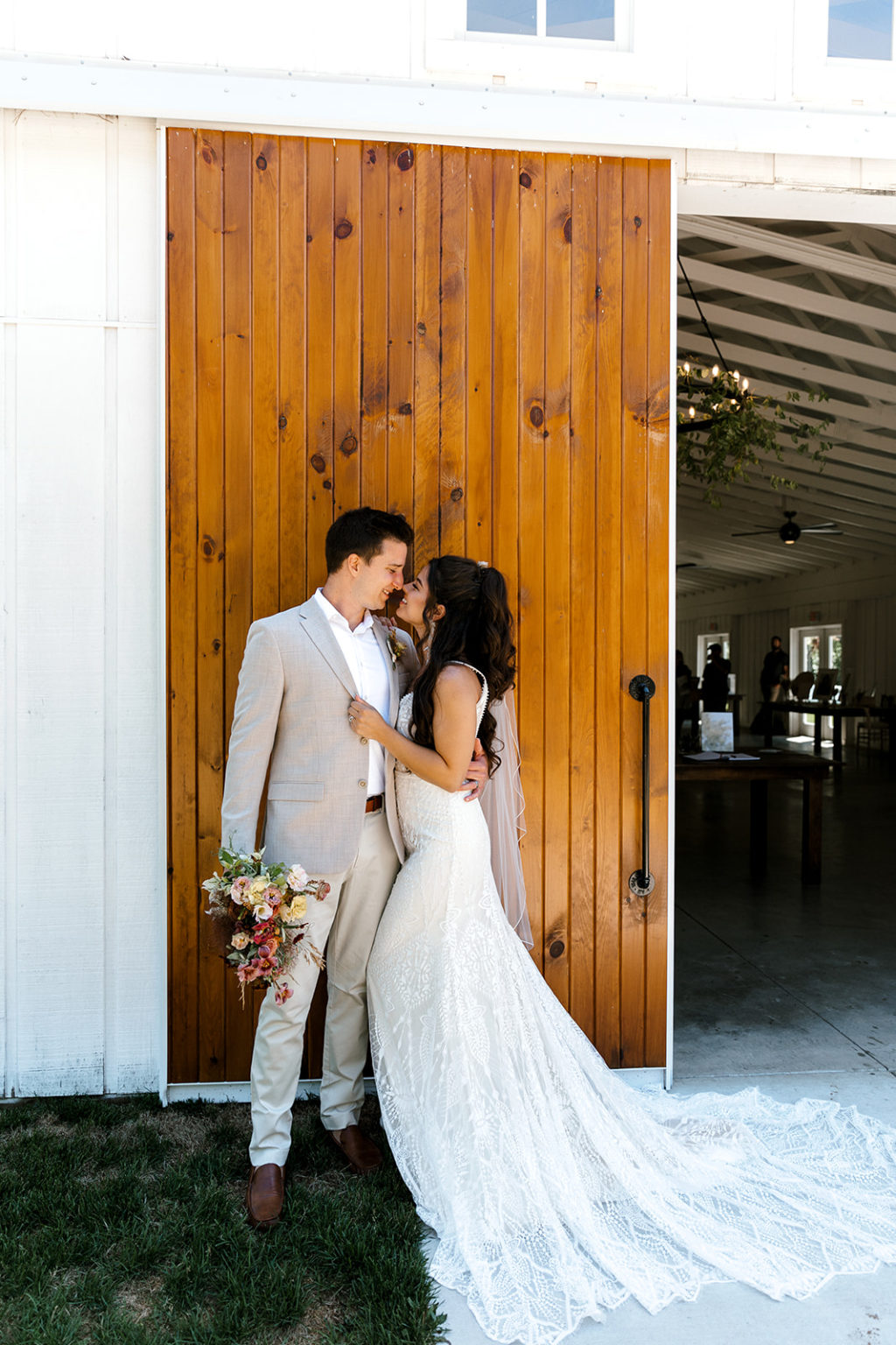 6 Wedding Day Timelines For A Fun, Seamless and Perfect Day