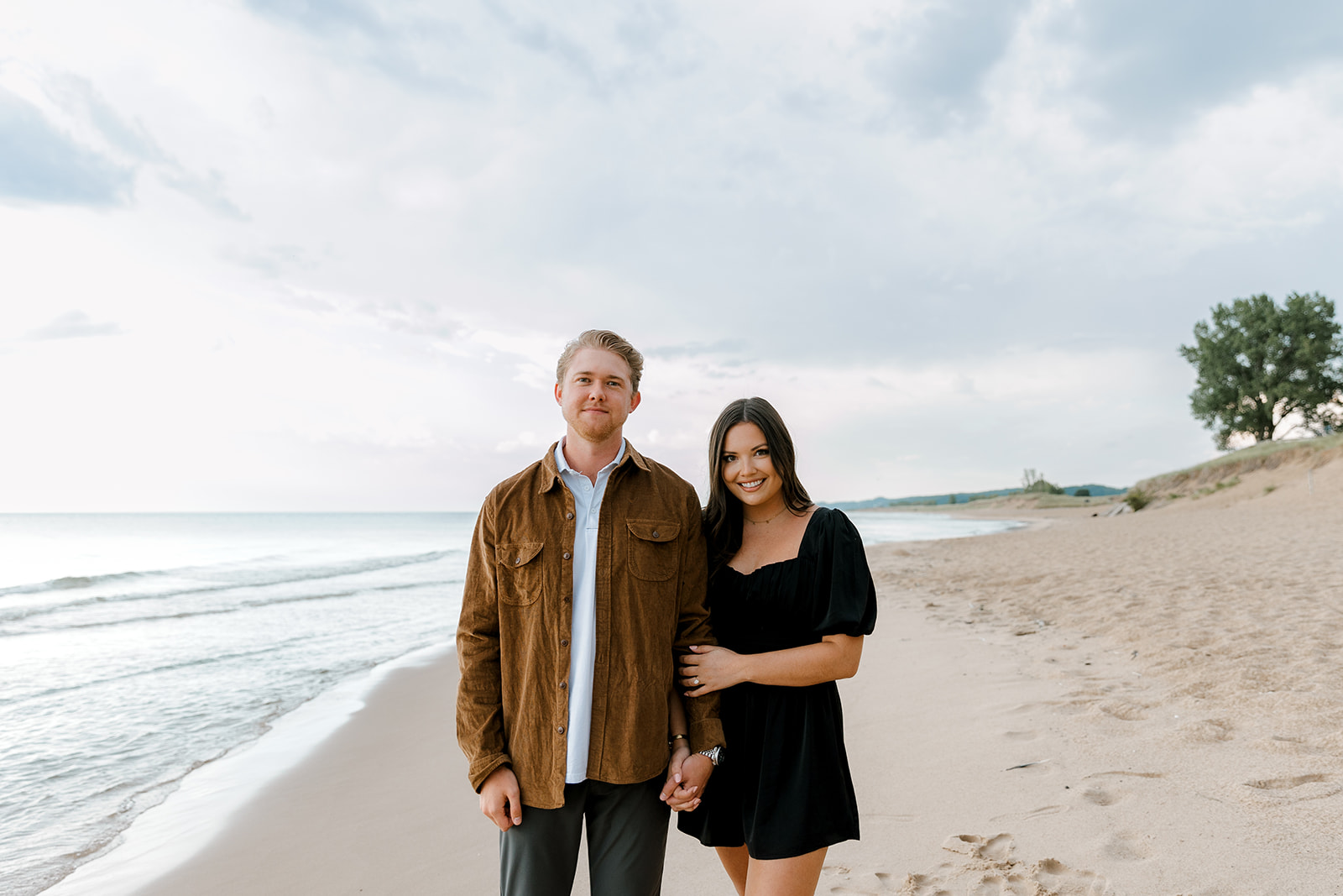 Engagement Session Oval Beach in Michigan | Lindsay & Blake