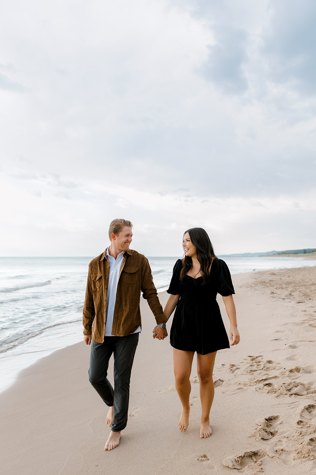 Engagement Session Oval Beach in Michigan | Lindsay & Blake