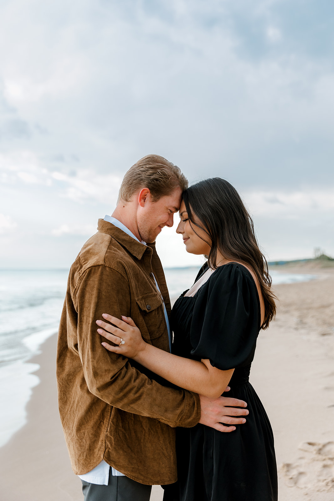 Engagement Session Oval Beach in Michigan | Lindsay & Blake