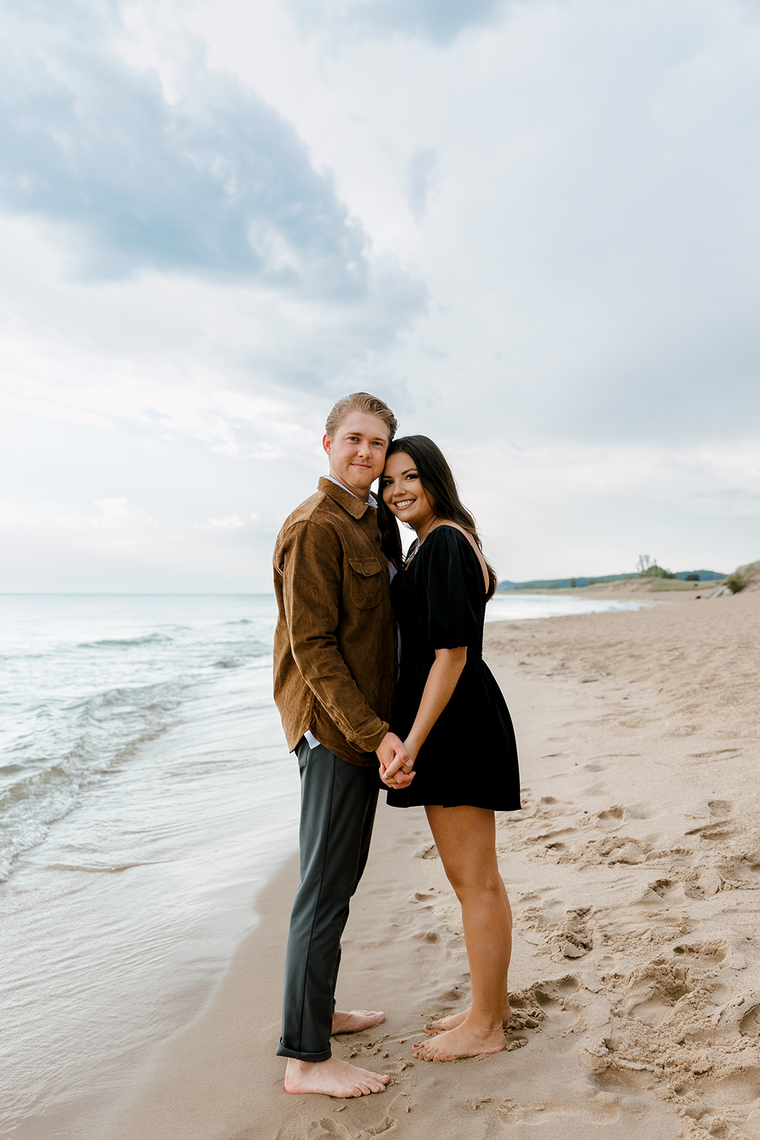 Engagement Session Oval Beach in Michigan | Lindsay & Blake