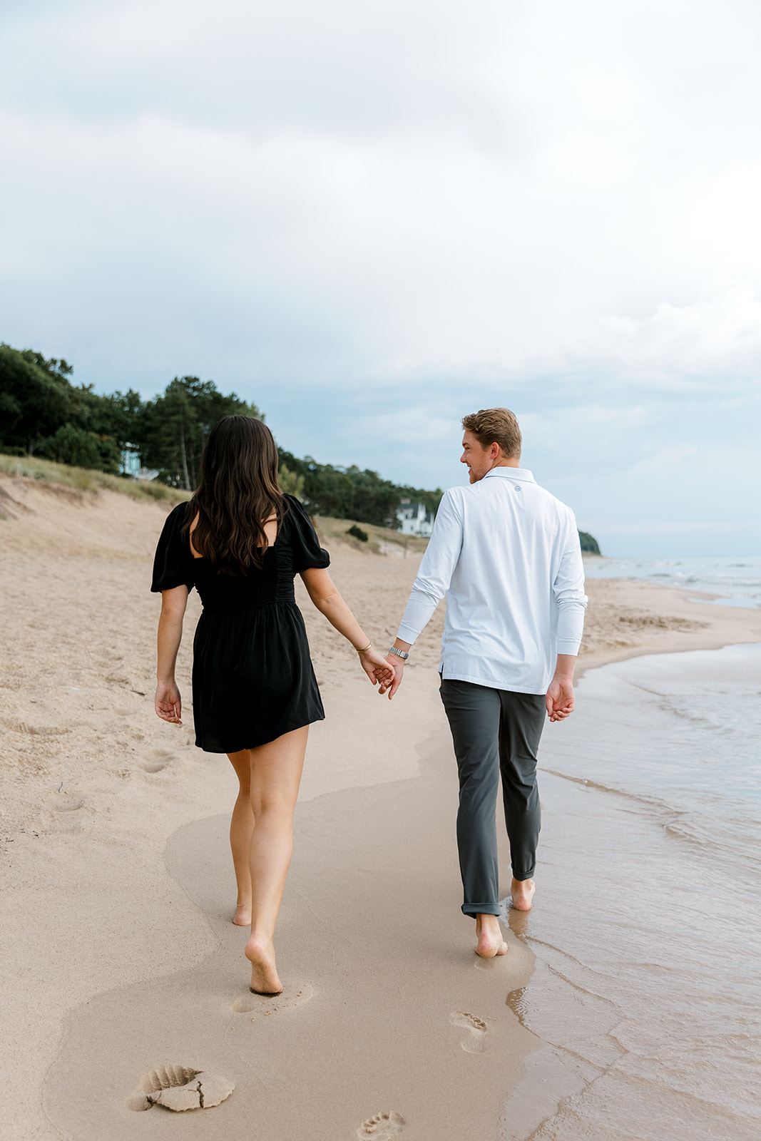 Engagement Session Oval Beach in Michigan | Lindsay & Blake