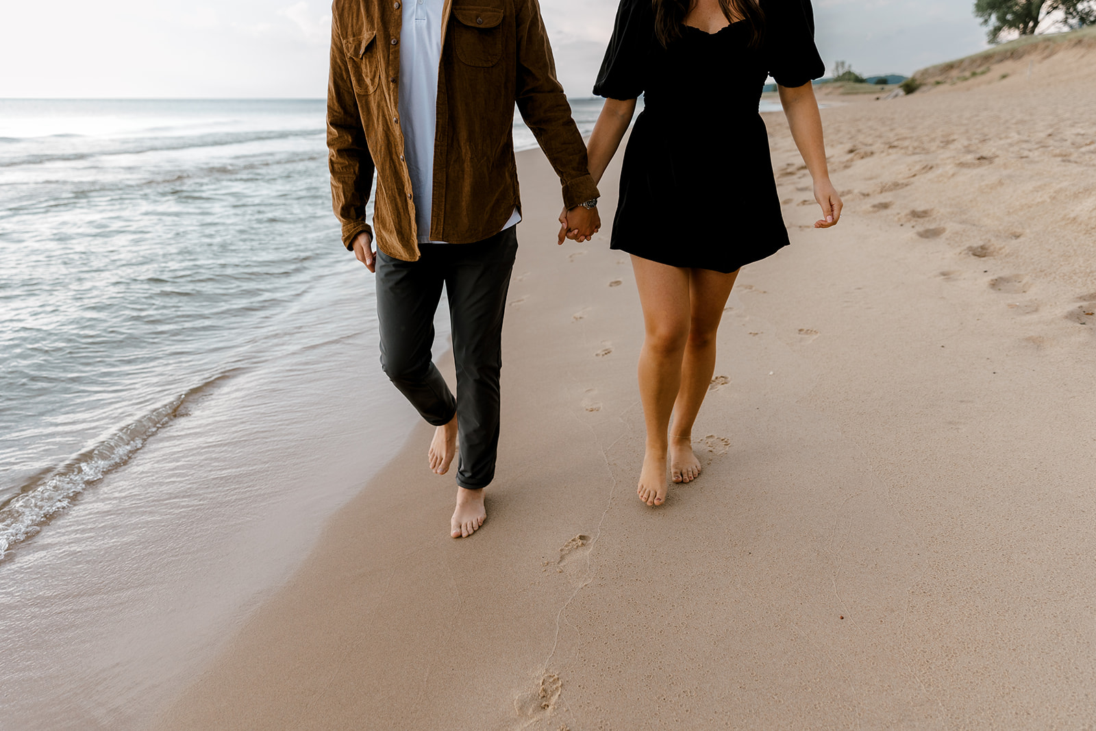 Engagement Session Oval Beach in Michigan | Lindsay & Blake