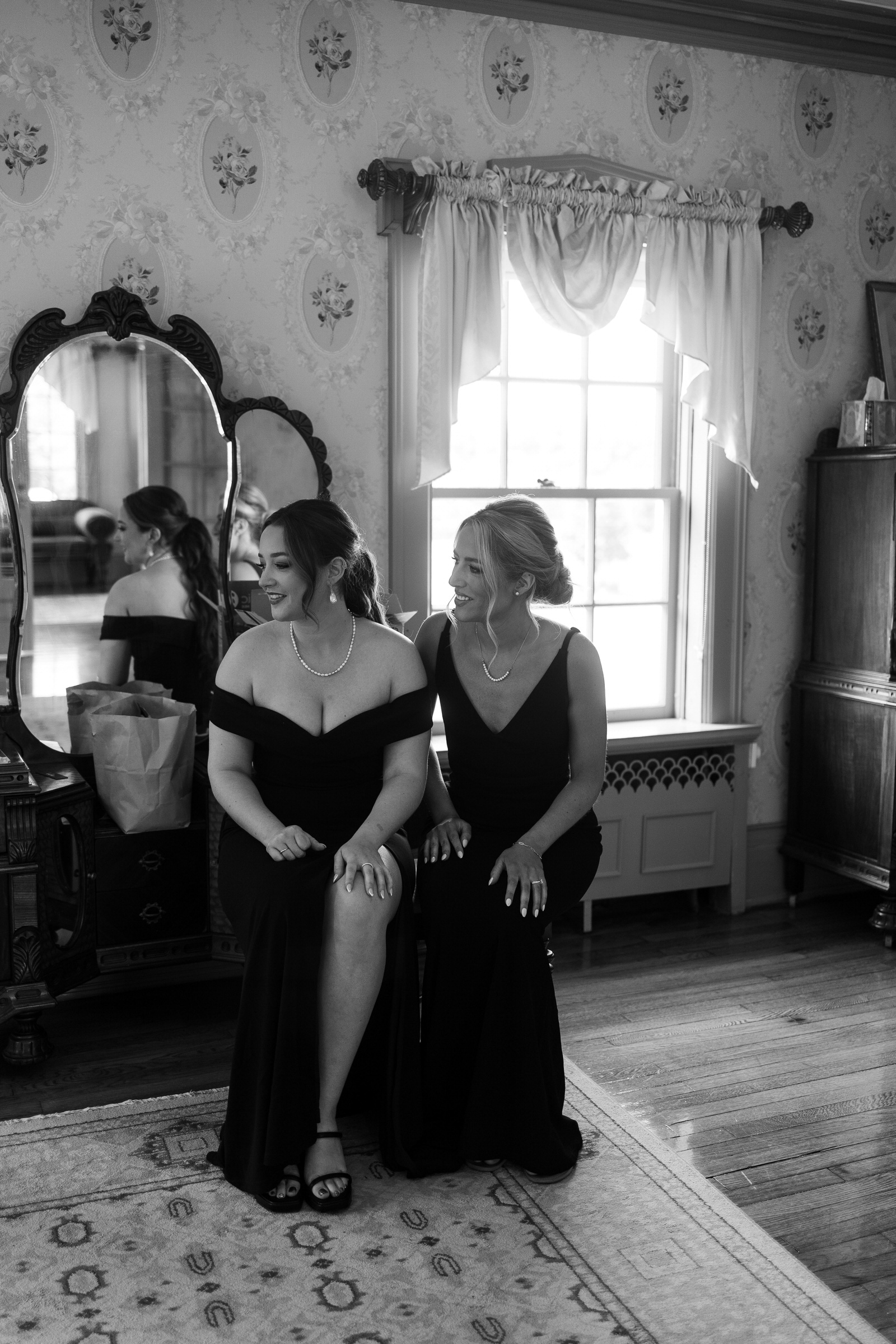 Timeless and Romantic Felt Mansion Wedding | Monica and Ricky