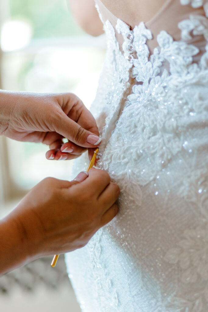 Timeless and Romantic Felt Mansion Wedding | Monica and Ricky